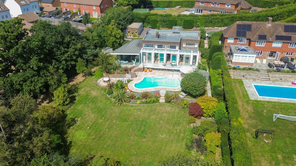 4 bed, House in Haywards Heath, RH16 4RE - Price £1,750,000 - Ref ...