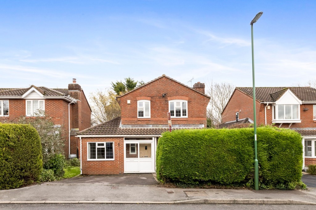 4 bed, House in Steyning, BN44 3SS - Price £500,000 - Ref:6acbfcc7-dc7c ...