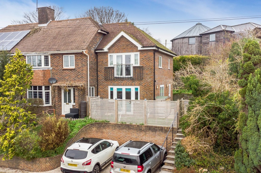 2 bed, House in Lewes, BN7 2BL - Price £385,000 - Ref:f93f6523-1def ...